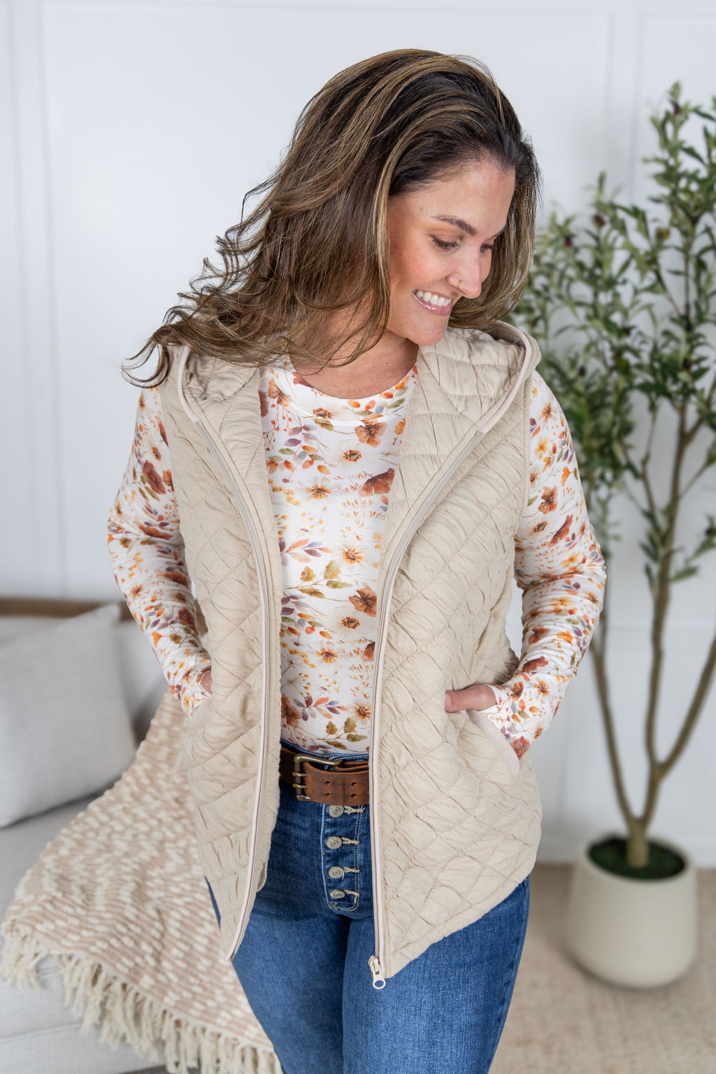MICHELLE MAE Heather Hooded Vest BEIGE – The Whiskey Wrangler Mercantile